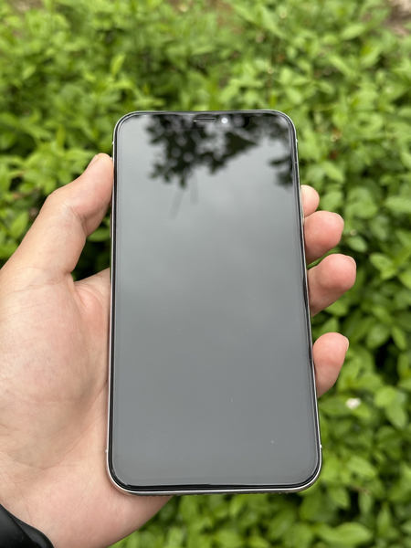 iPhone X srochna sotiladi