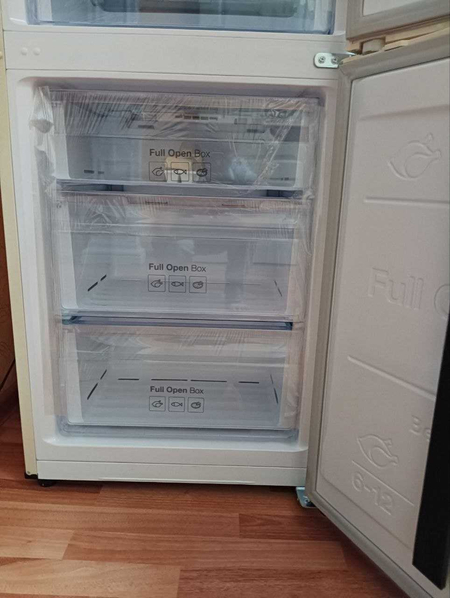 Холодильник Samsung