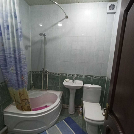 м.Буюк Ипак Йули ,около метро 2-комнатная 2/5 52 м² ремонт меб/тех