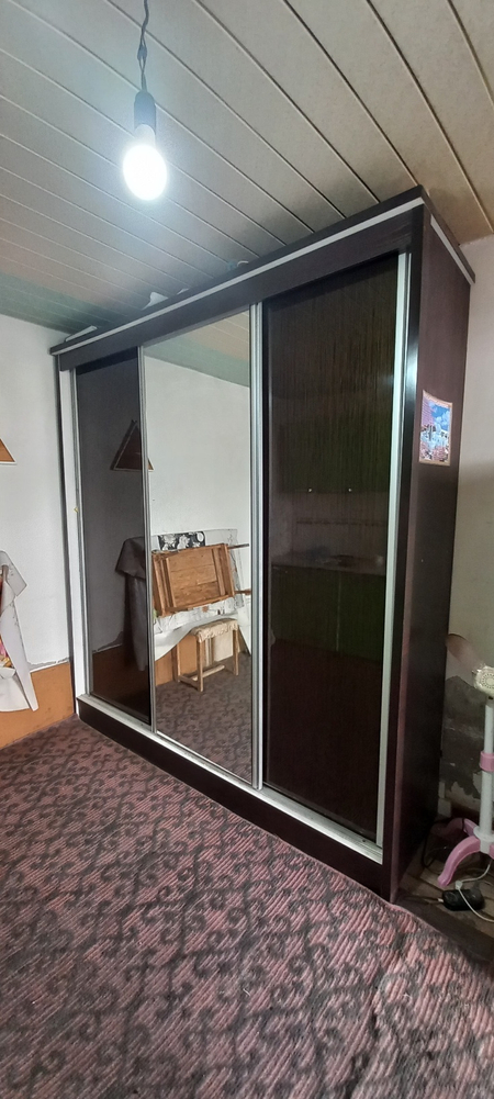 Шкаф раздвижной с зеркалом