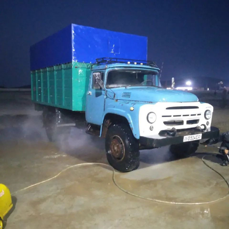 Zil 130.    Zil 130