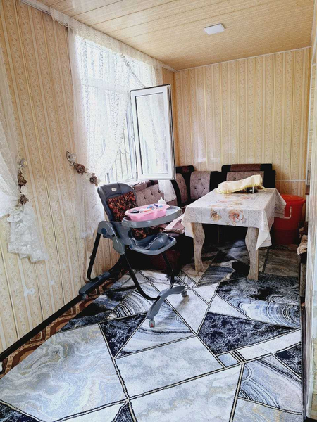 Срочно продаётся 3-ком. кв. в 10-микрорайоне (на против Карван базара)