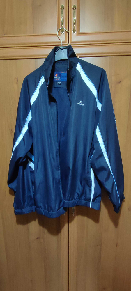 Спортивные куртки