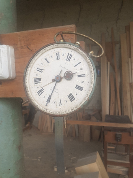 Продам старые часы