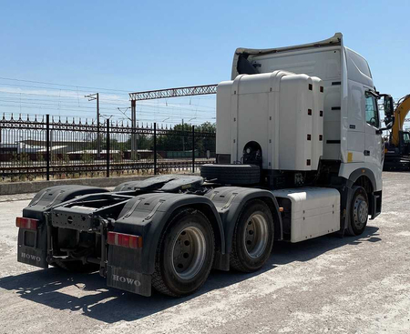 Тягач Howo T7H 6x4 CNG метан газли, подушкали, AMT