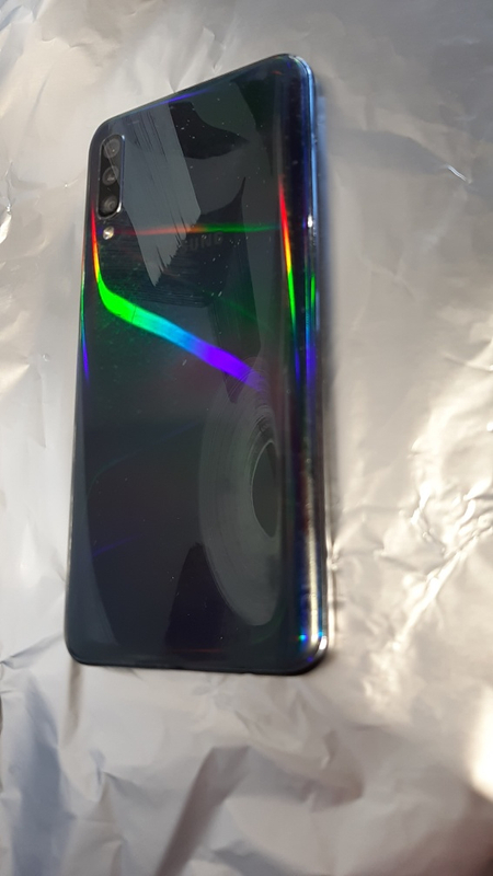 Samsung A50 Karobkasi bor