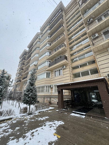 ЖК «Марказ 15» по ул.Абая, Дуплекс 245+245 м2, 1 этаж + Цоколь