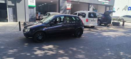 Продам lada calina