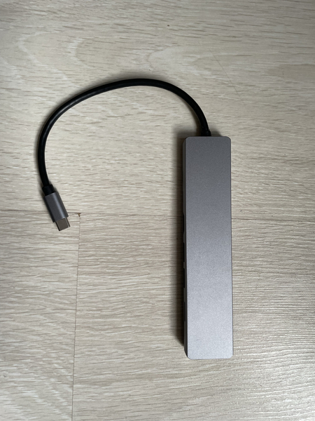 Adapter zaryadnik va usb adapter