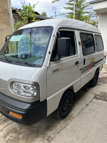 Damas stayl 2024 salondan uyga