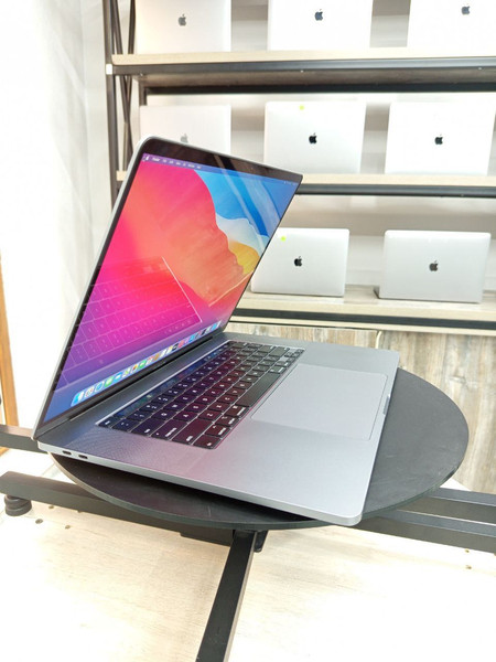 продается MacBook Pro