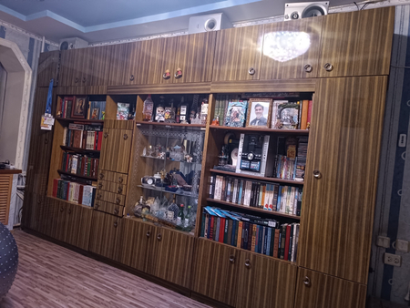 Продам стенка сервант в хорошем состоя