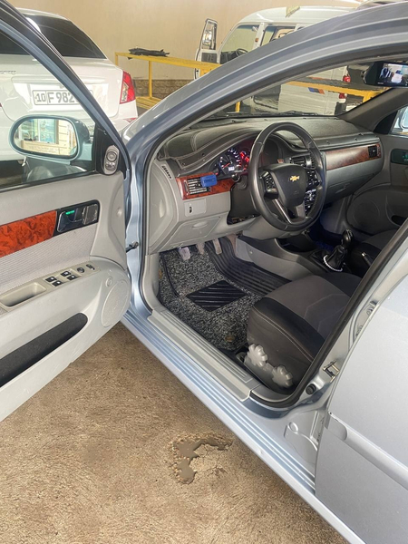 Chevrolet Gentra srochno sotiladi
