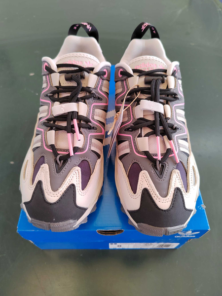 Кроссовки adidas Originals Hyperturf Adventure Shoes Women's