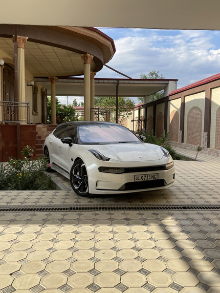 Zeekr 001 z sport 2024    Л.С 544
