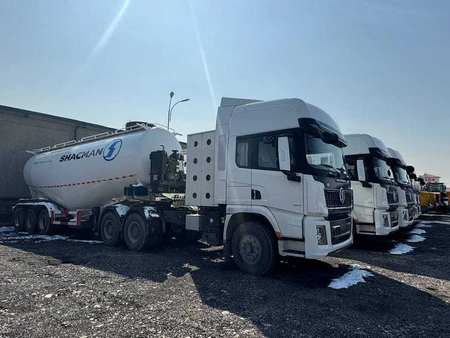 Газовый тягач Shacman и Полуприцеп цементовоз 45 куб в наличии