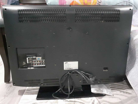 Продам телевизор Samsung  LA 32 B 350 F 1
