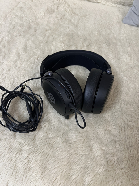 Наушники steelseries arctis 3 в отличном состоянии.