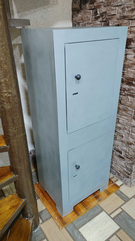 Продам сейф в отличном состояний