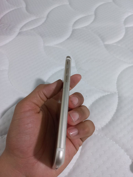 iPhone 7 gold 128 gb sroshni sotiladi