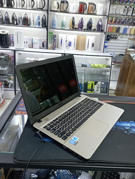 Ноутбук в идеальном состояние! Asus x541 N4200 4/512ssd