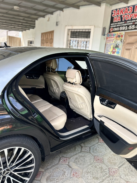Mercedes Benz 222 Maybach