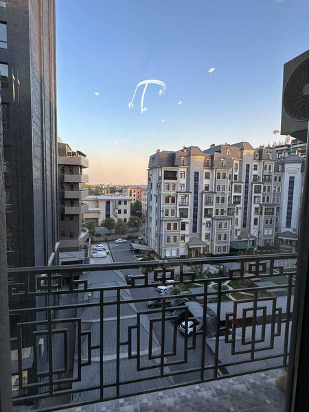 V3564 2/6/10 ЖК Хан сарай Dreamhouse 42м2 42м2
Состояние: евро Студия