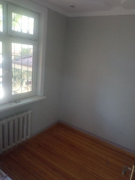 Srochno sotiladi Dombrabod machiti yonida 1 xona 2 xona  qilingan  yan