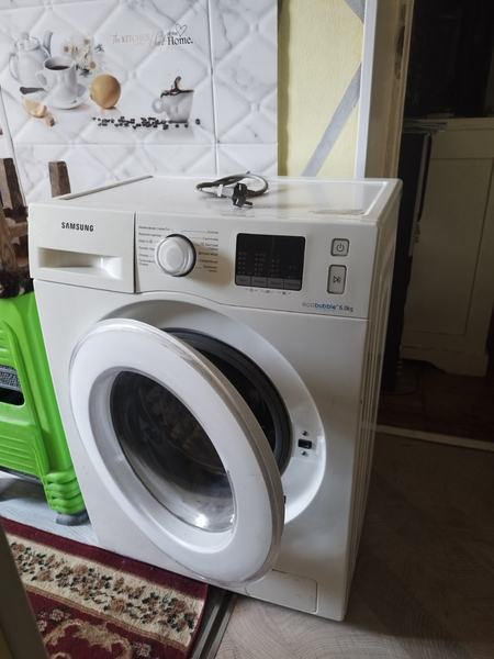 продается машинка автомат 