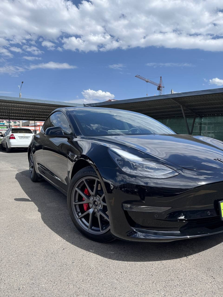 Tesla model 3 dual mator long range