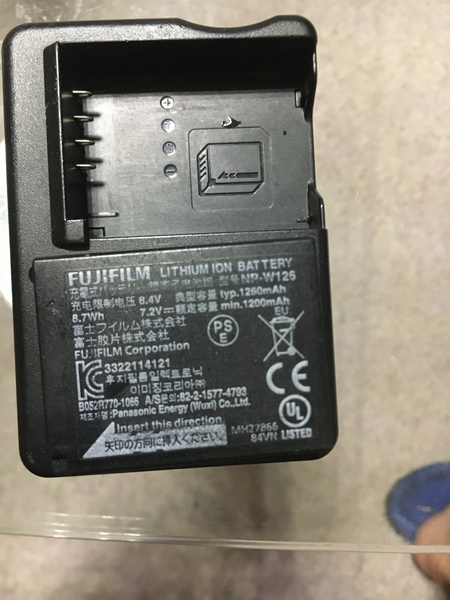 Fujifilm чаржджер батарейка