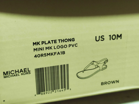 Женские сандалии MK Plate Flat Thong от Michael Kors