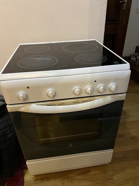 Вытяжка Indesit