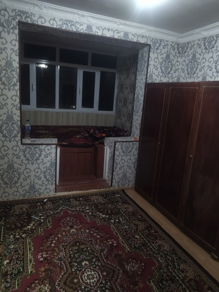 200$ 2 комнатная 3 этаж 4этажный дом адрес Атлас