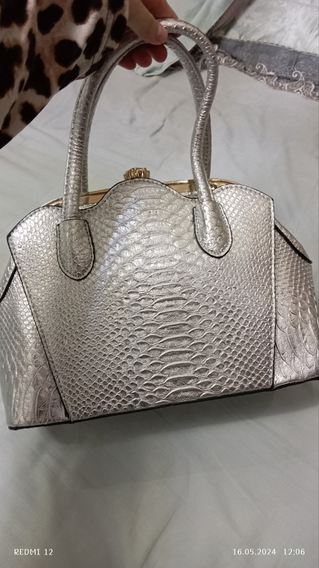 Yangi brand sumka