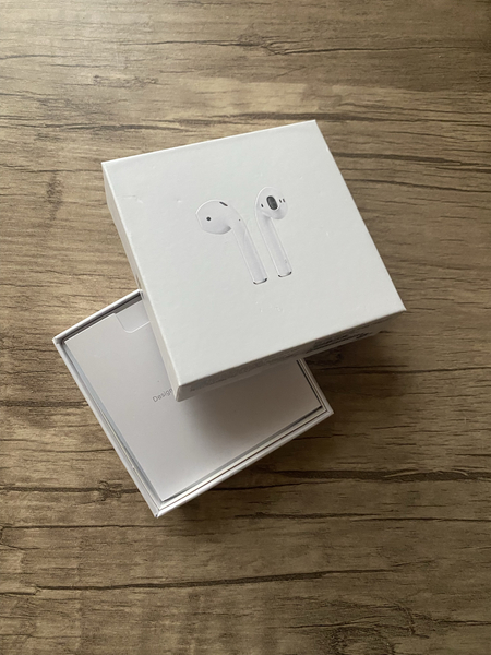 Беспроводные нашуники AirPods 1/2
