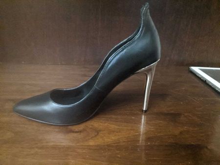 продам перчаточной мягкой кожи фирменные туфли бренда ALDO