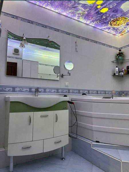 (К129013) Продается 3-х комнатная квартира в Мирабадском районе.