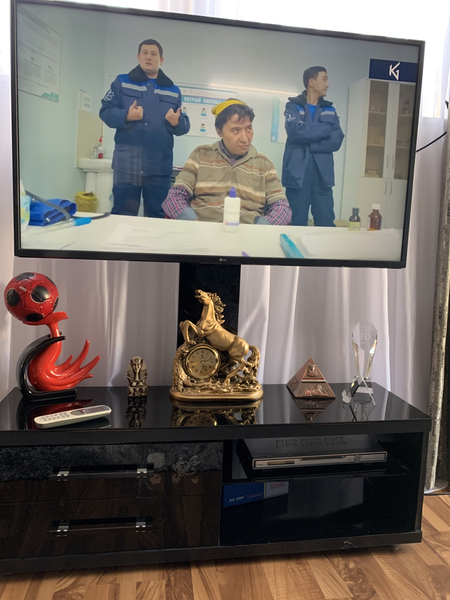 Продаётся, полка для телевизора,