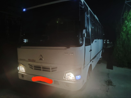 Isuzu avtobus sotiladi