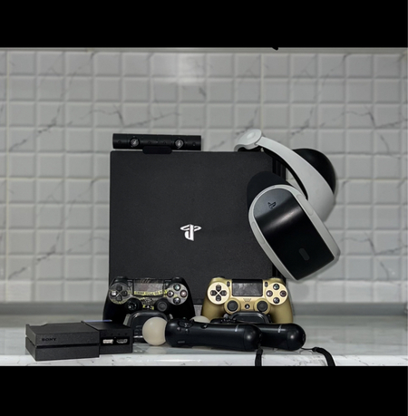 Продается playsatation 4 full comlete