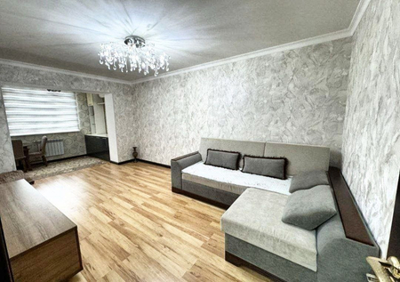 Продам квартиру Буюк ипак йули 3/4/4 75м2 77серия