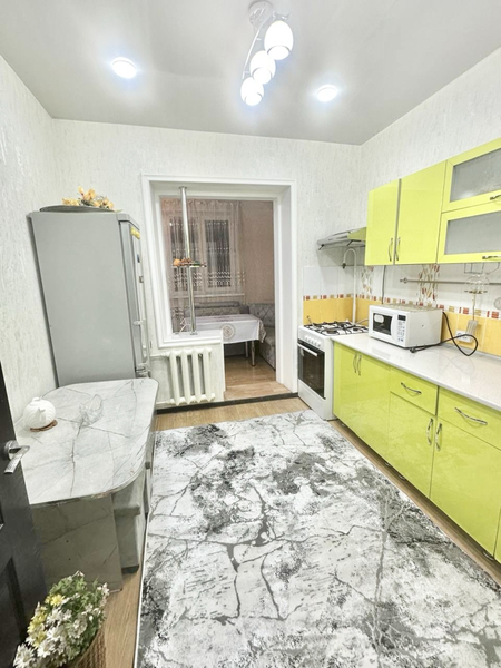 Продается 4 комнатная квартира на Госпитальном м-ве