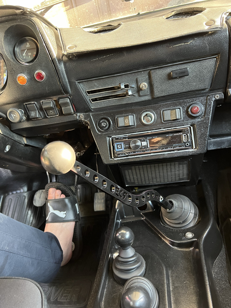 Niva 2121 sotiladi srochna