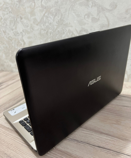 ASUS CORE i3  5 avlod noutbuk sotiladi