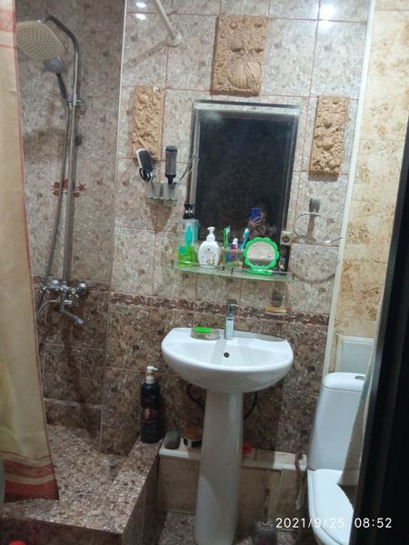 1в2/3/5 Госпитальный рынок , кирпичный дом , с мебелью и техникой