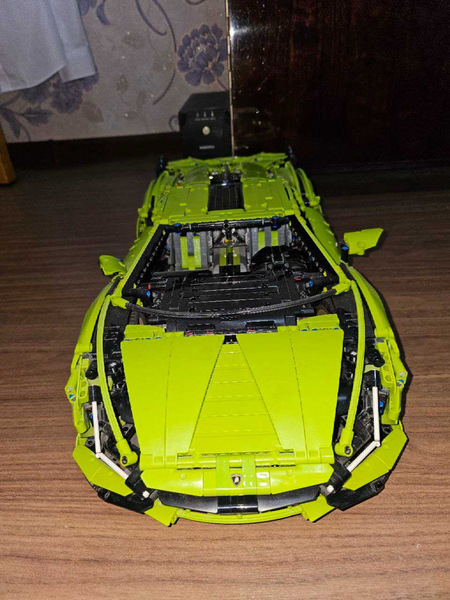 Lego 42115 Lamborghini Sián. Собранный