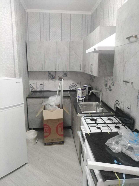 2 xonali2etajda joylashgan yangi jixozlangan kvartira ijaraga beriladi
