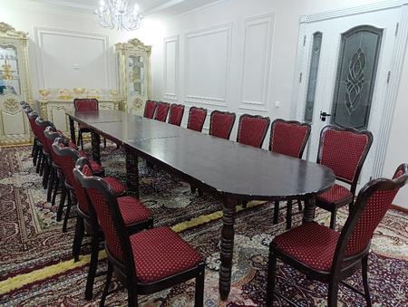 Стол стульчиклери менен сатылады