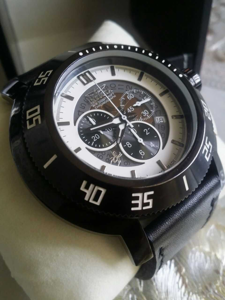 INVICTA Chronograph